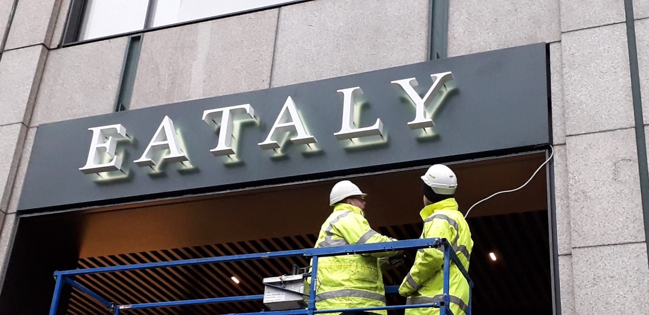 Commercial signage services - Cennox